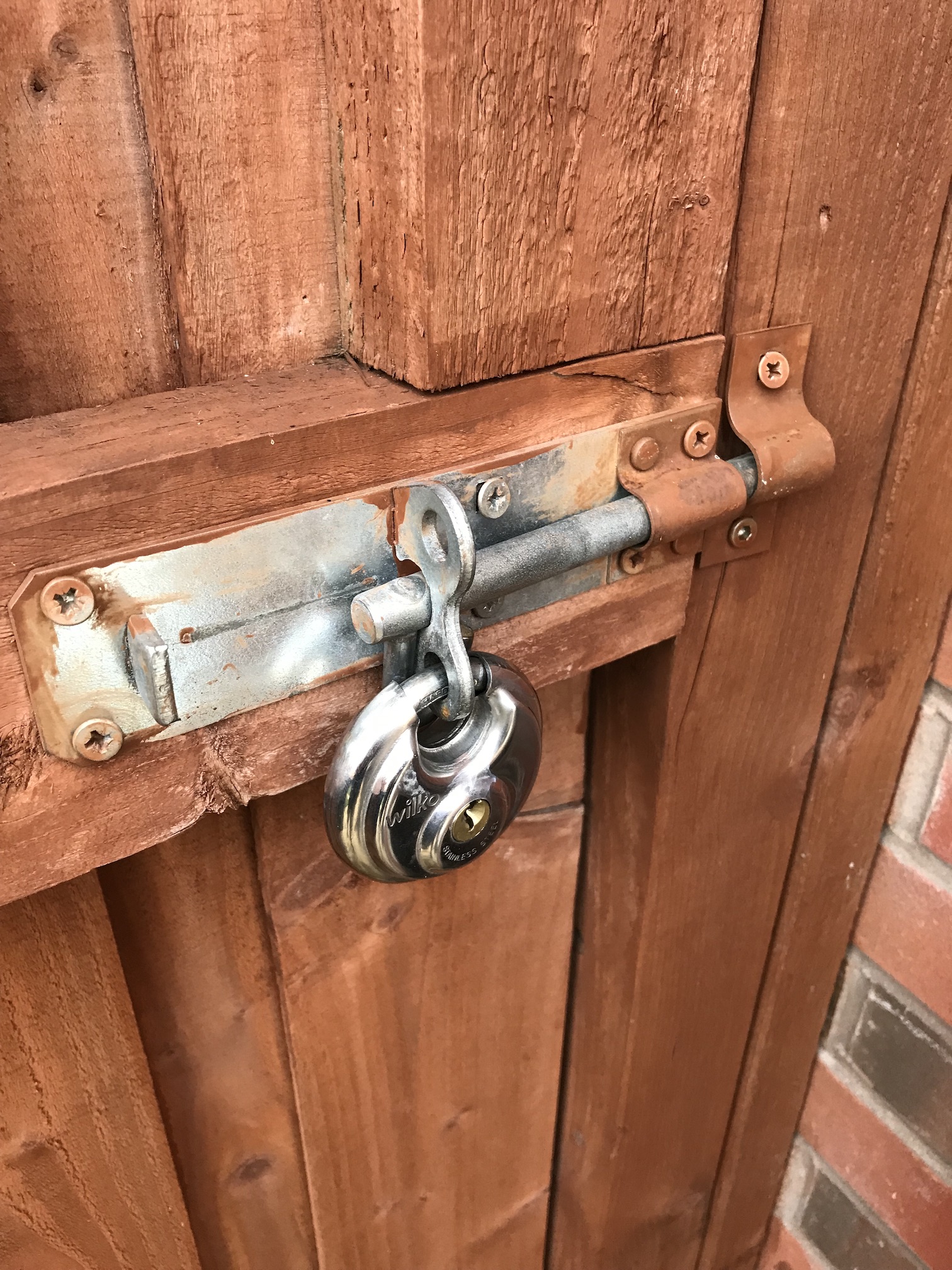 How To Reinforce A Standard 3-Bar Gate For Under £20 - BannerWatch